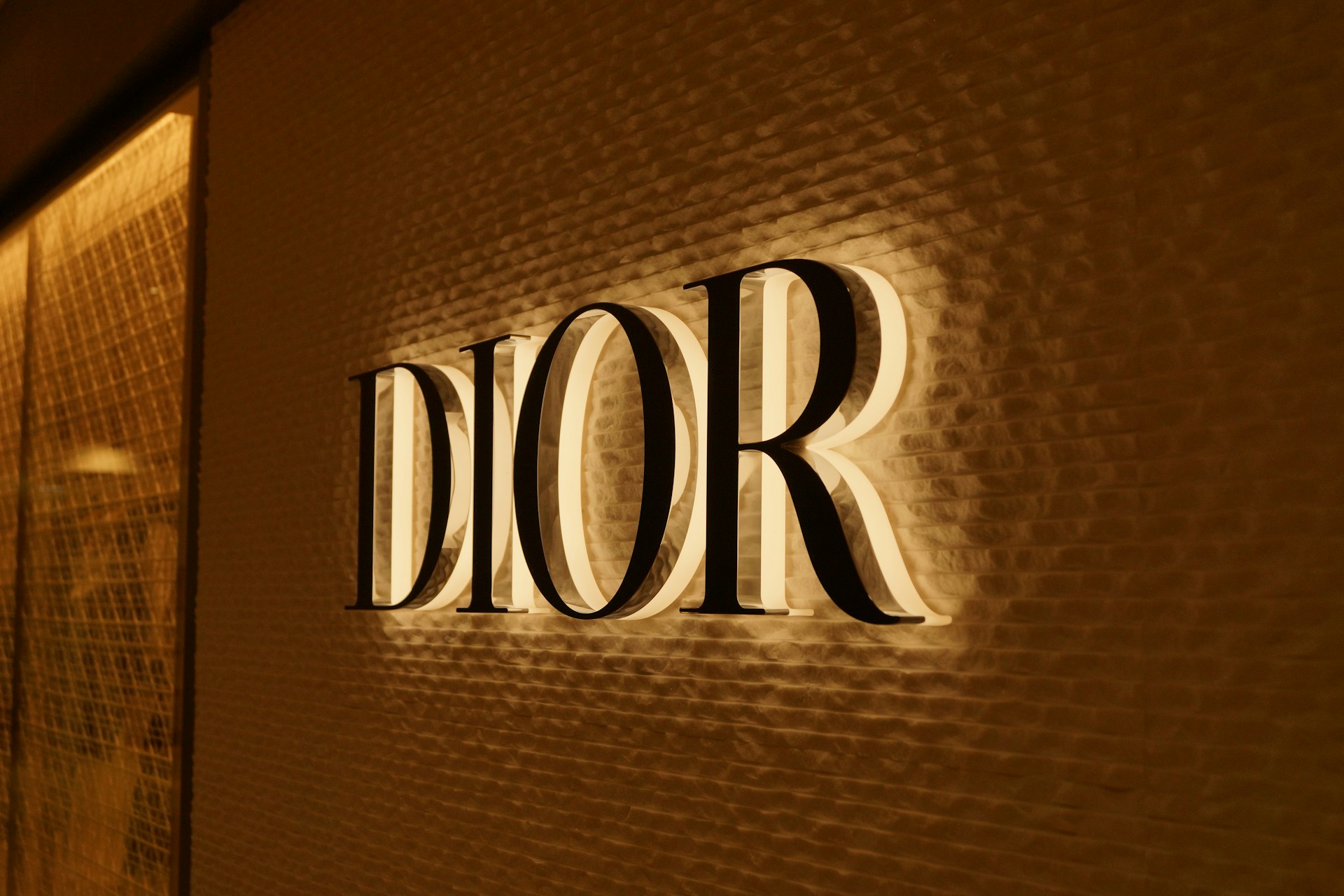 Everything about Iconic Luxury Brand Logos That Set the Standard ...